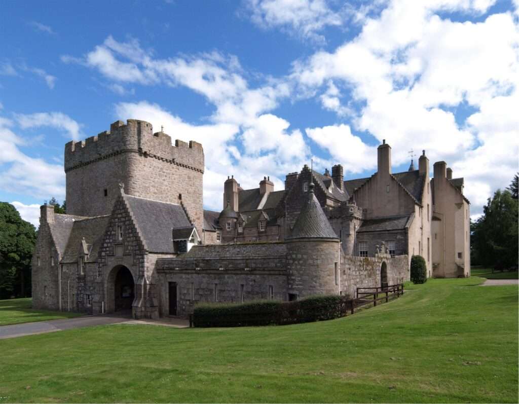 Scottish Clans & Castles - GoIrishTours